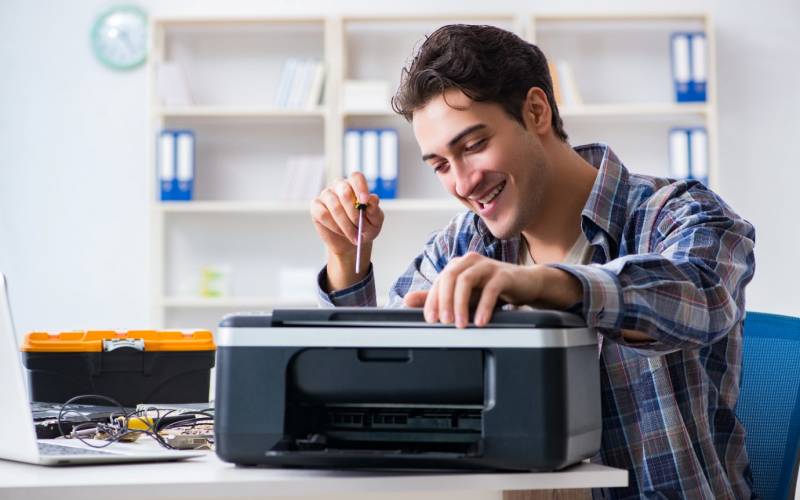 Samenwerking met Repair Café | UVV Rotterdam